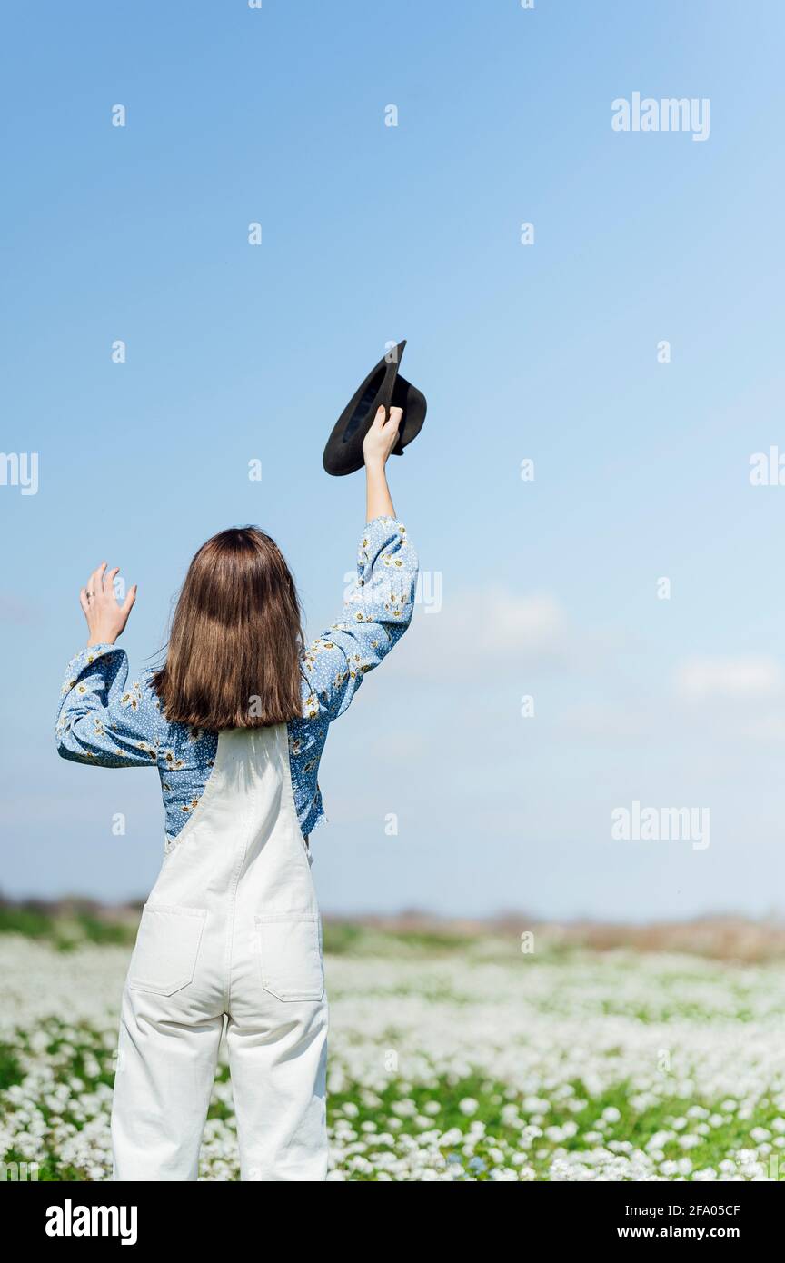 Beautiful woman from behind hi-res stock photography and images - Alamy