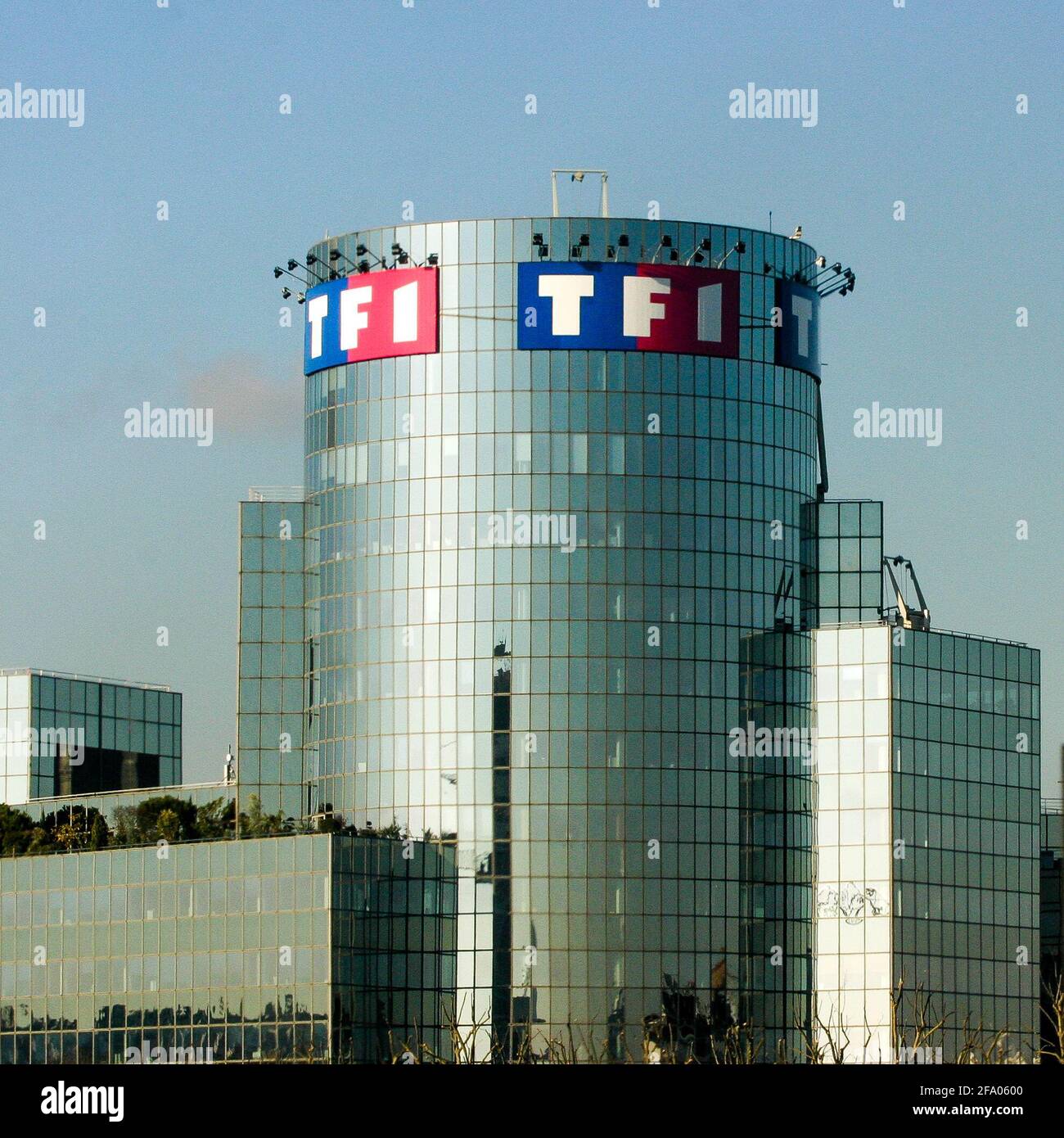 Tf1 building paris hi-res stock photography and images - Alamy