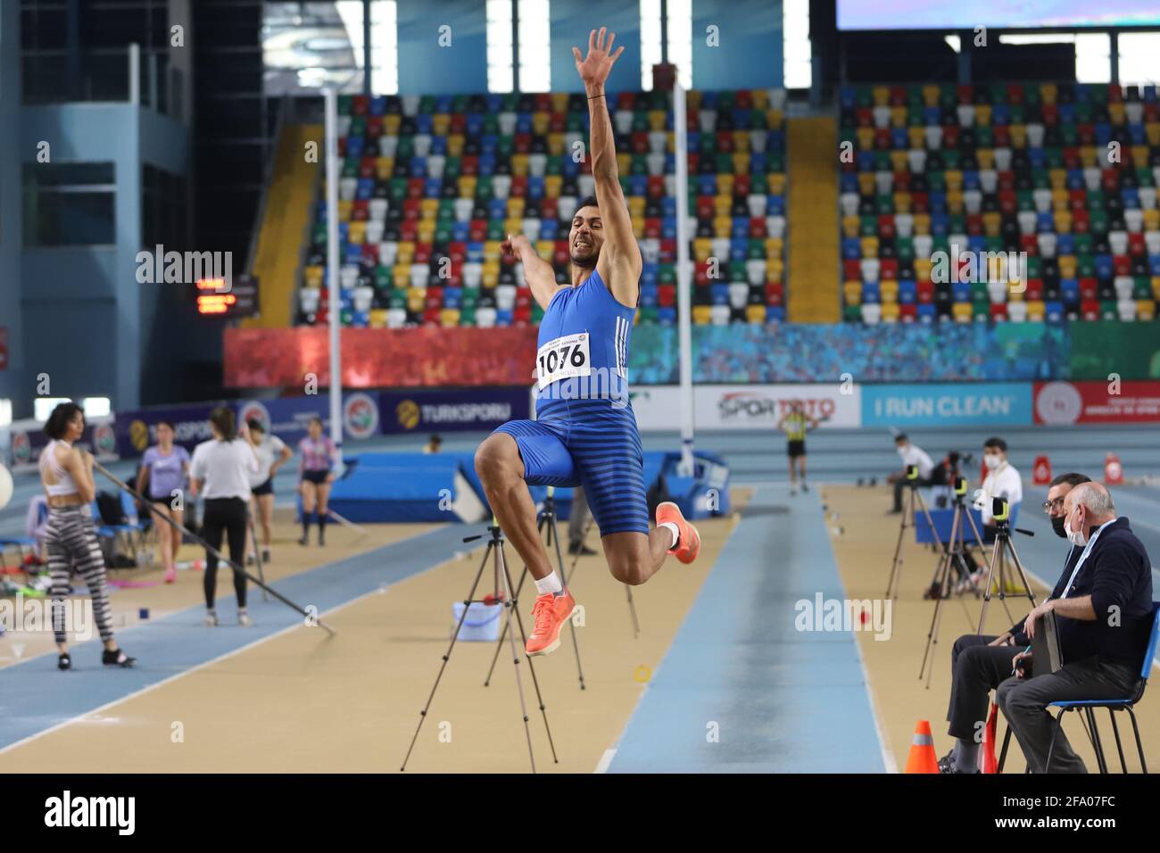 Male Long Jump Competition High Resolution Stock Photography and Images ...
