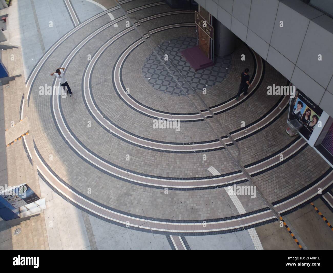 Urban geometry: a bold design of concentric circles at the entrance of ...