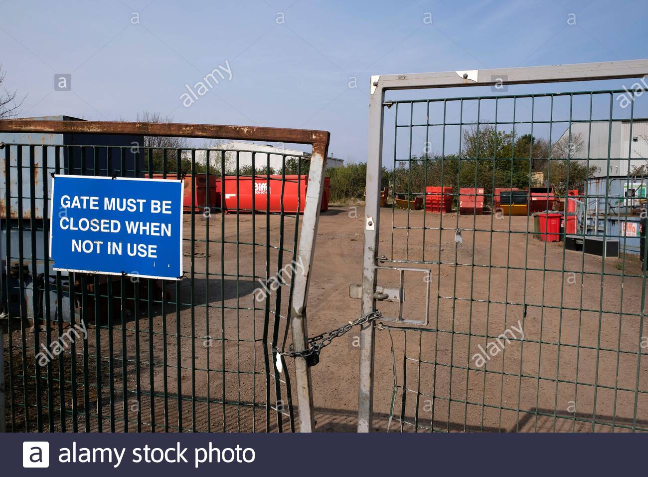 Keep gate closed hi-res stock photography and images - Alamy