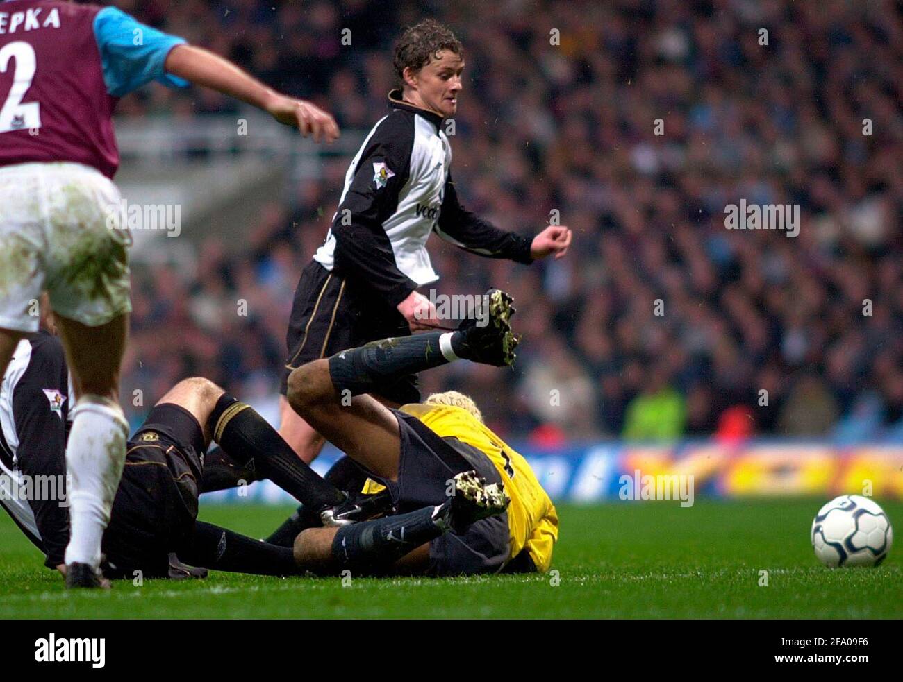 WEST HAM V MAN UTD 16/3/2002 PICTURE DAVID ASHDOWN.FOOTBALL Stock Photo ...