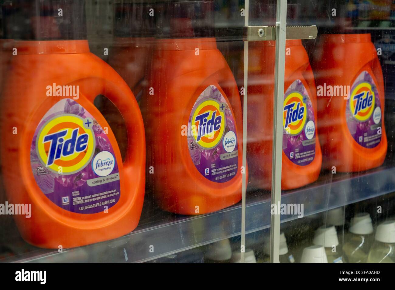 Procter gamble tide hi-res stock photography and images - Alamy
