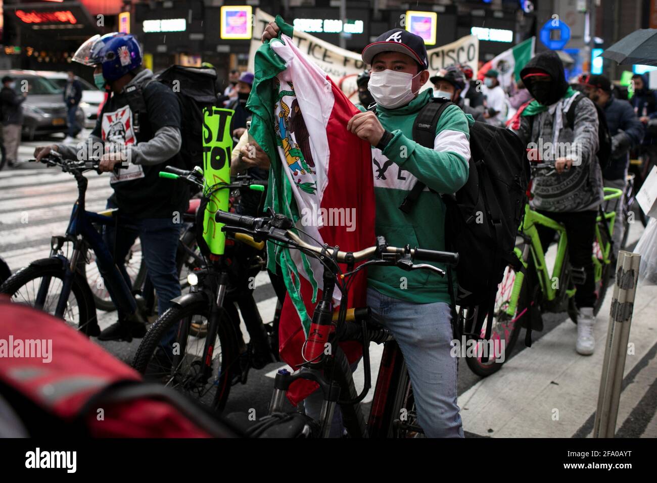 Deliveristas hi-res stock photography and images - Alamy