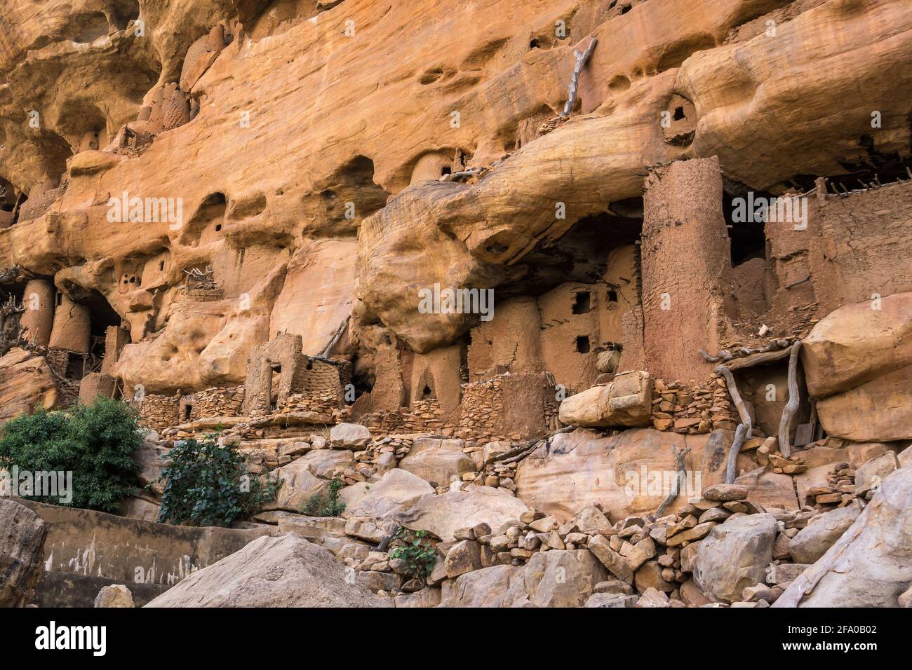 Tellem cave dwellings, Dogon village of Youga Piri, Mali Stock Photo ...