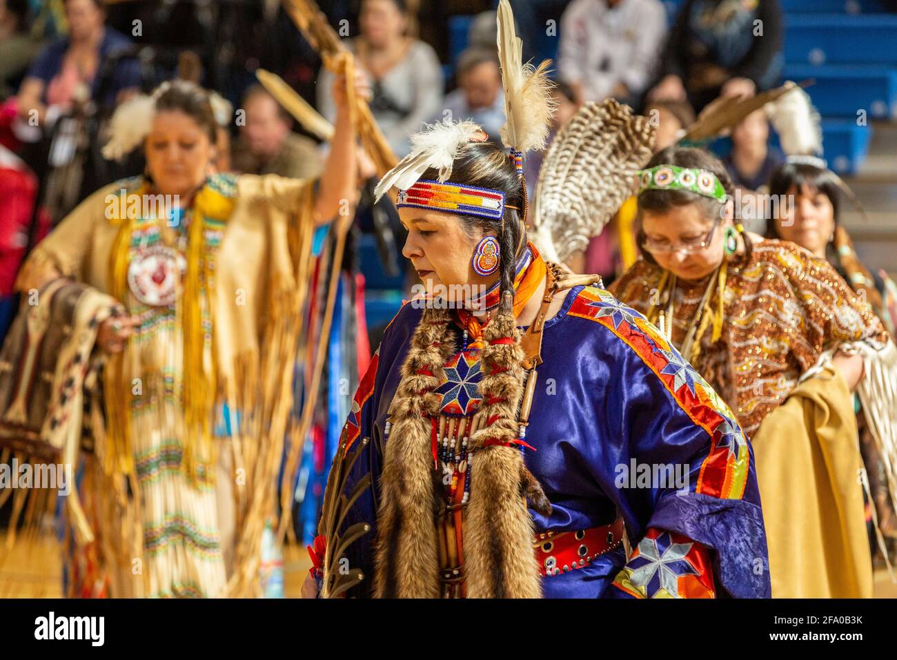 Pow wow regalia hi-res stock photography and images - Alamy