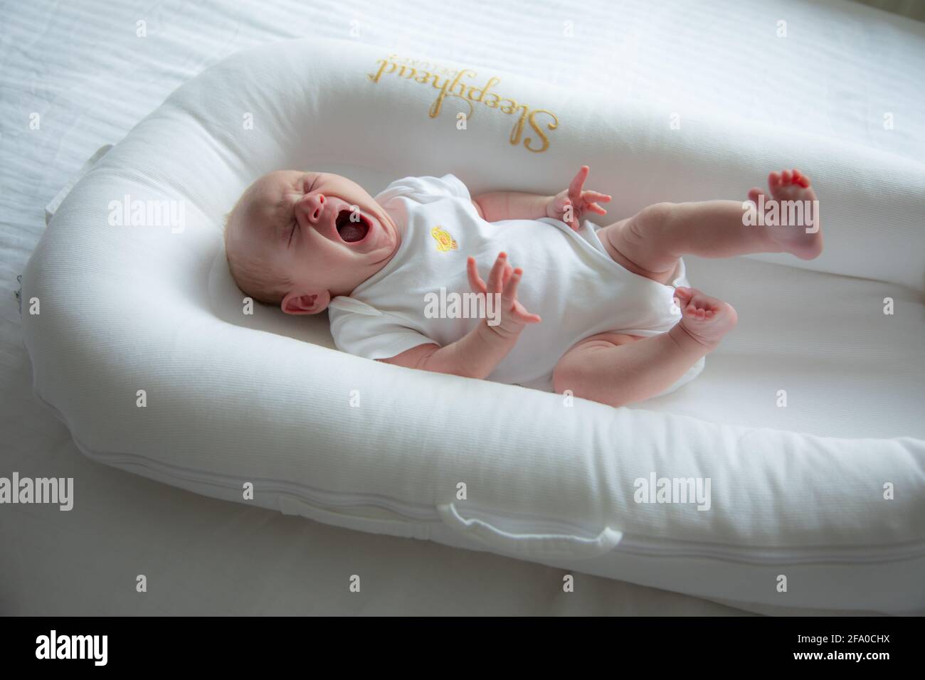 Yelling baby hi-res stock photography and images - Alamy