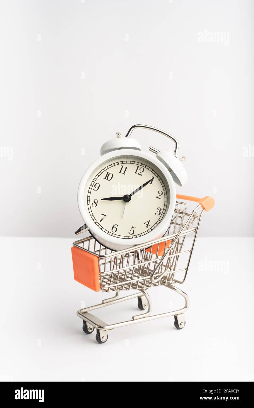 Countdown supermarket hi-res stock photography and images - Alamy