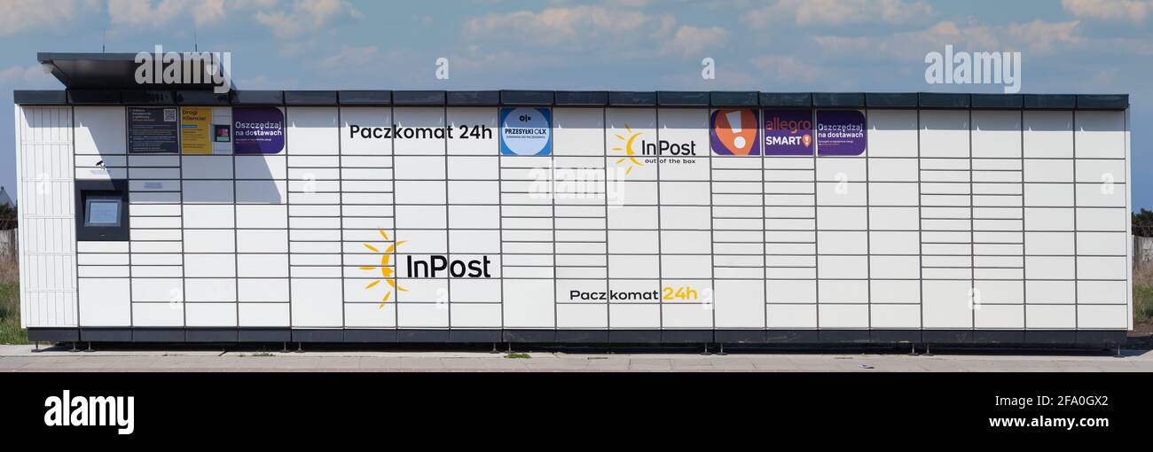 Open mailbox letter box receiving hi-res stock photography and images ...