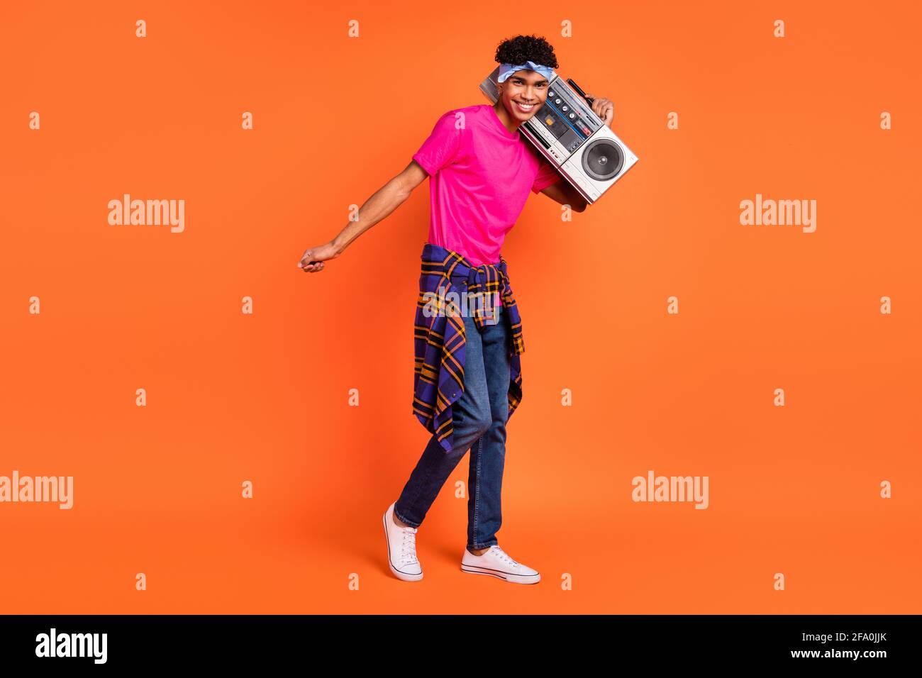 Boom box shoulder hi-res stock photography and images - Alamy