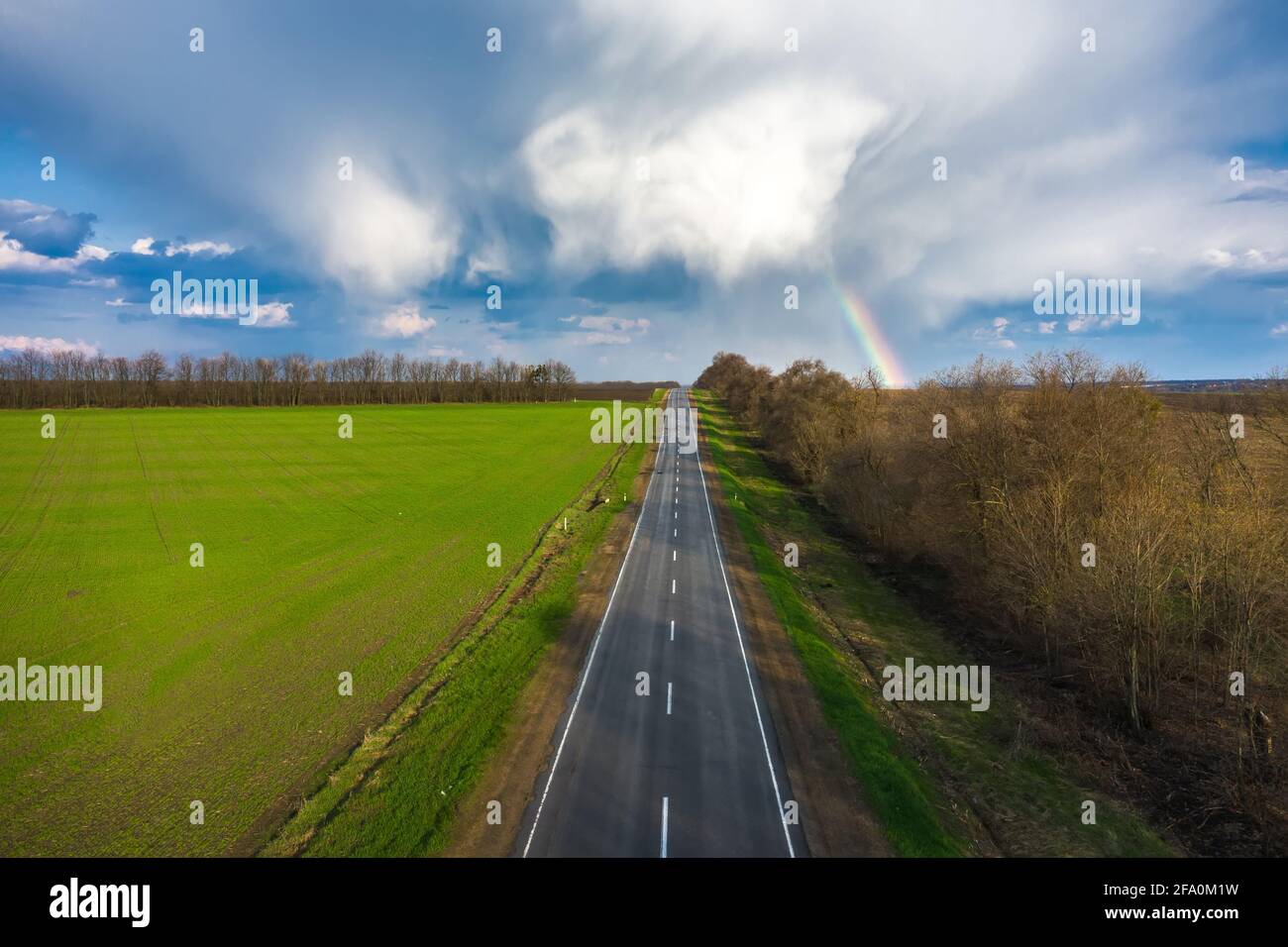 Highway scenery hi-res stock photography and images - Alamy