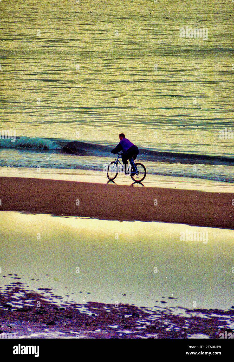 Lone bicycle hi-res stock photography and images - Alamy