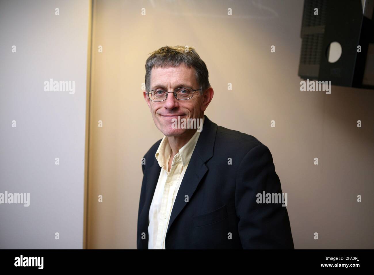 Simon Calder photograph by David Sandison Stock Photo - Alamy