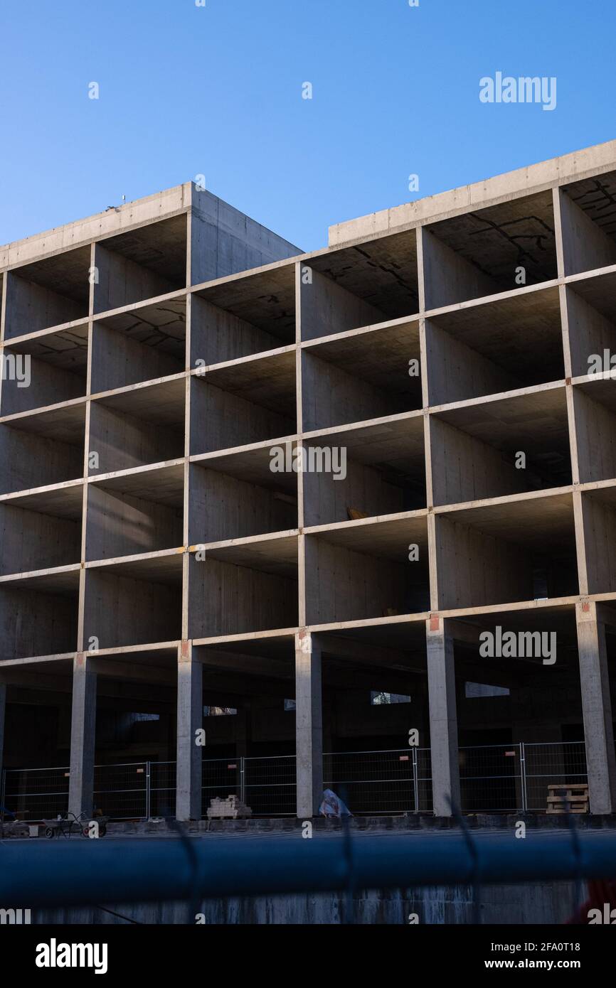 Construction of a monolithic high-rise building Stock Photo - Alamy