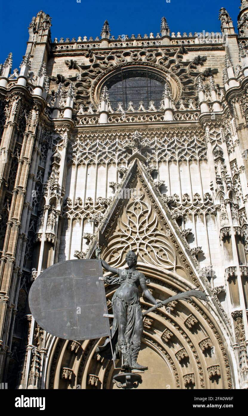Catedral de seville hi-res stock photography and images - Alamy
