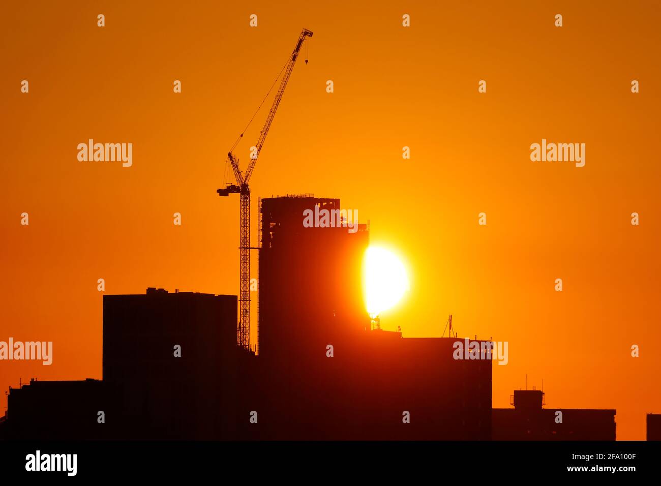Sunrise behind Leeds City Centre skyline.Yorkshire's tallest building ...
