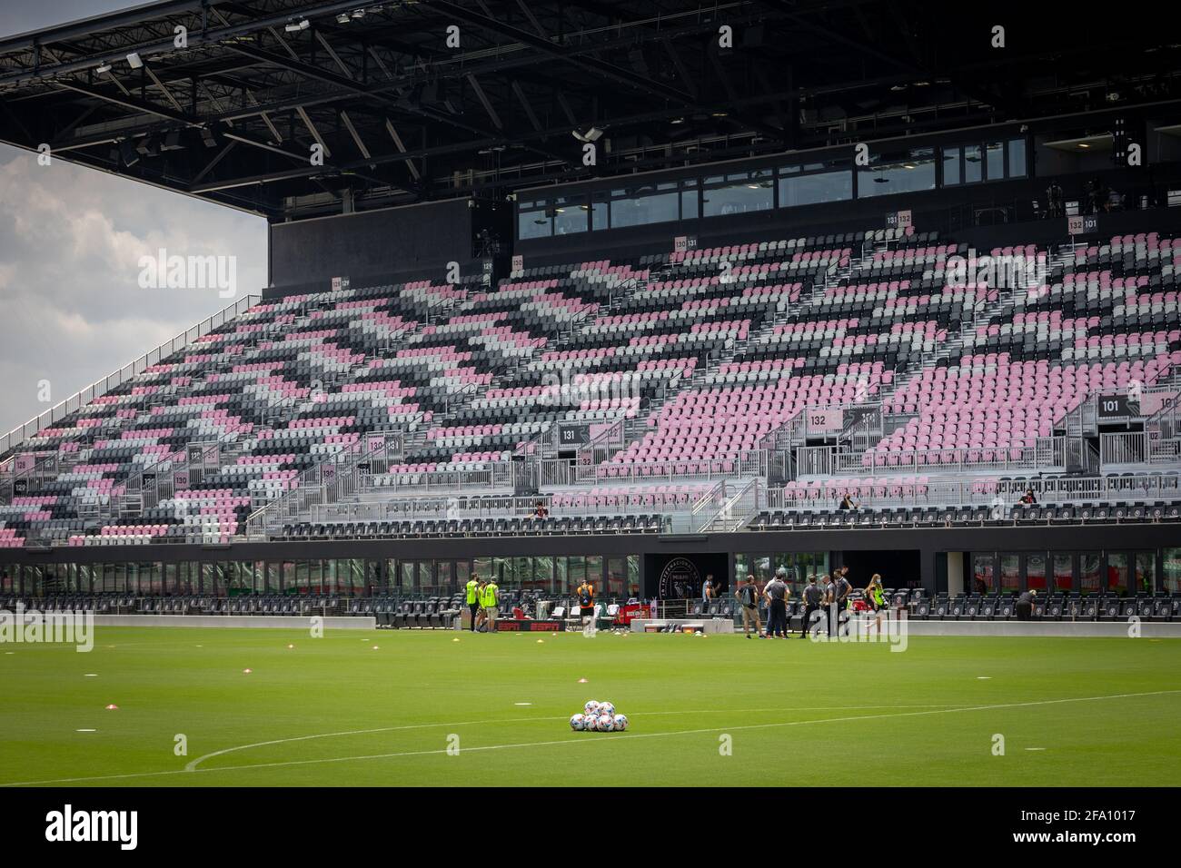 Inter miami cf supporters hi-res stock photography and images - Alamy