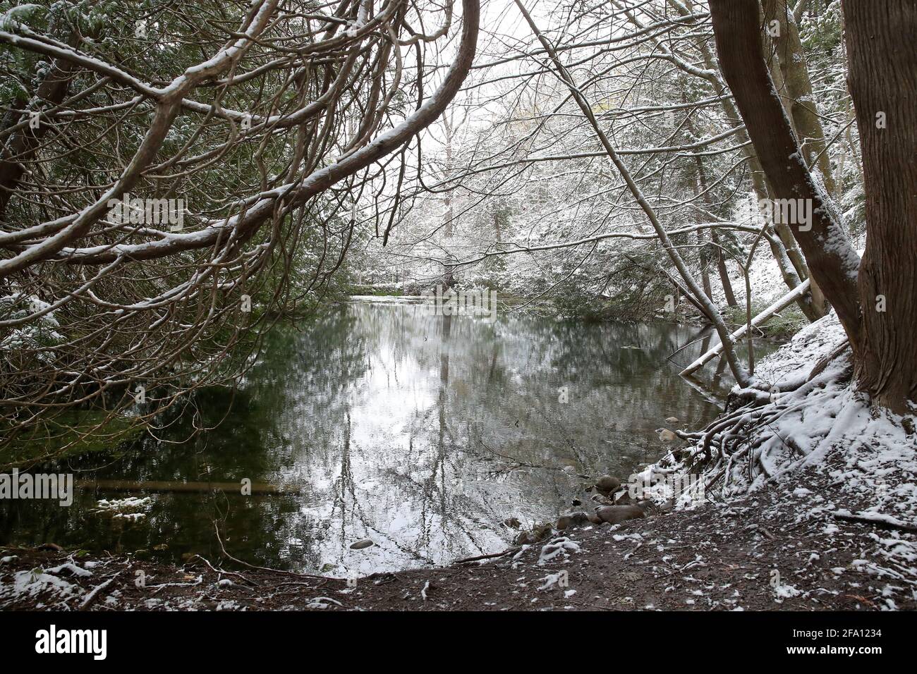 Springbank Park, London Ontario, Canada, unexpected Spring Snow fall ...