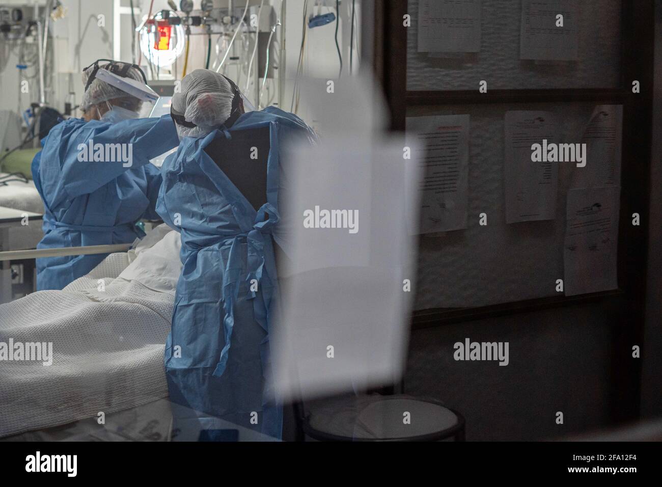 Hospital icu hi-res stock photography and images - Alamy