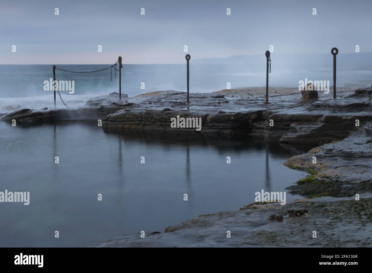 Rock pool baths hi-res stock photography and images - Alamy