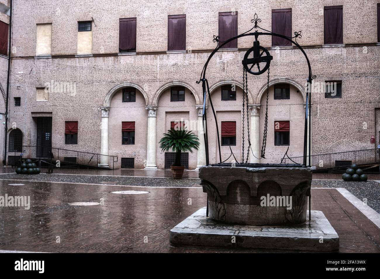 The courtyard of Castle Estense in Ferrara Italy Stock Photo - Alamy The courtyard of Castle Estense in Ferrara Italy Stock Photo - Alamy
