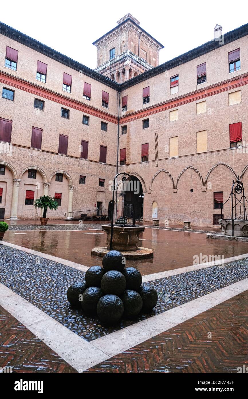 The courtyard of Castle Estense in Ferrara Italy Stock Photo - Alamy The courtyard of Castle Estense in Ferrara Italy Stock Photo - Alamy