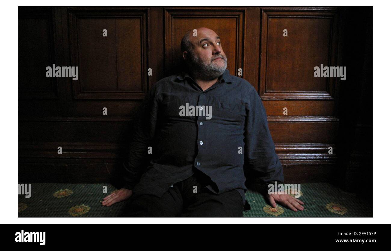 Alexei Sayle in the Russel Hoyel in London.pic David Sandison 26/8/2003 ...
