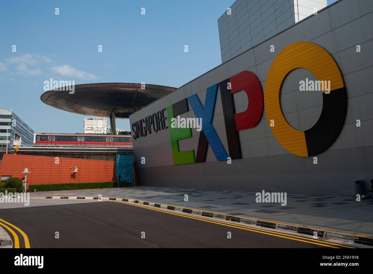 18.04.2021, Singapore, Republic of Singapore, Asia - Exterior view of ...