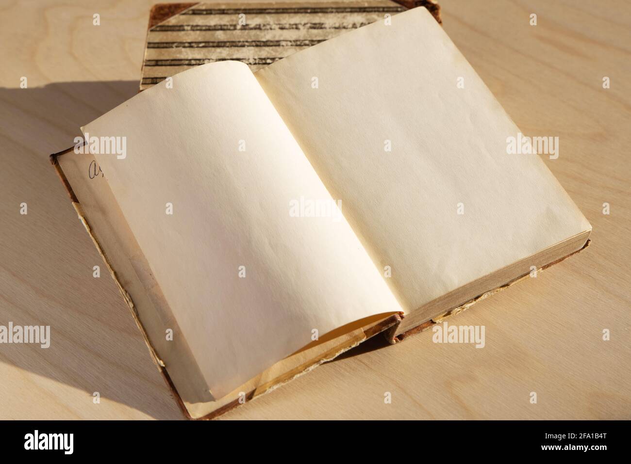 Rusty pages hi-res stock photography and images - Alamy