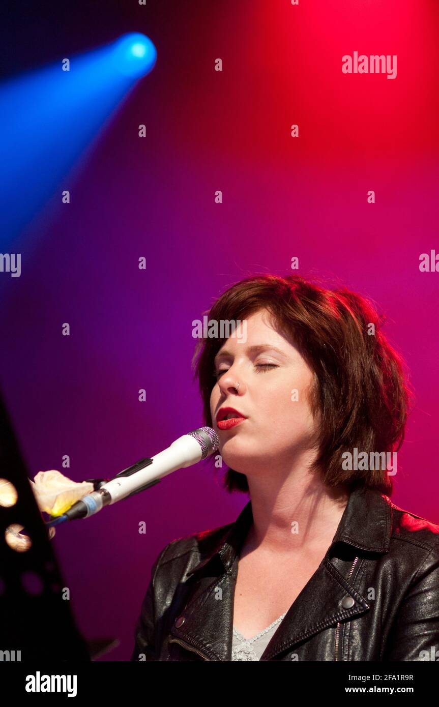 Jazz morley singer hi-res stock photography and images - Alamy