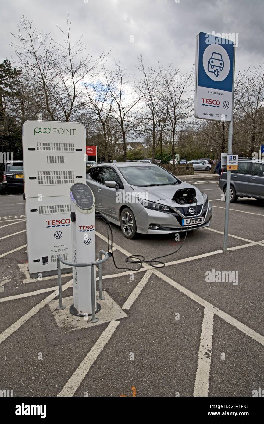 Nissan electric car charging point hi-res stock photography and images ...