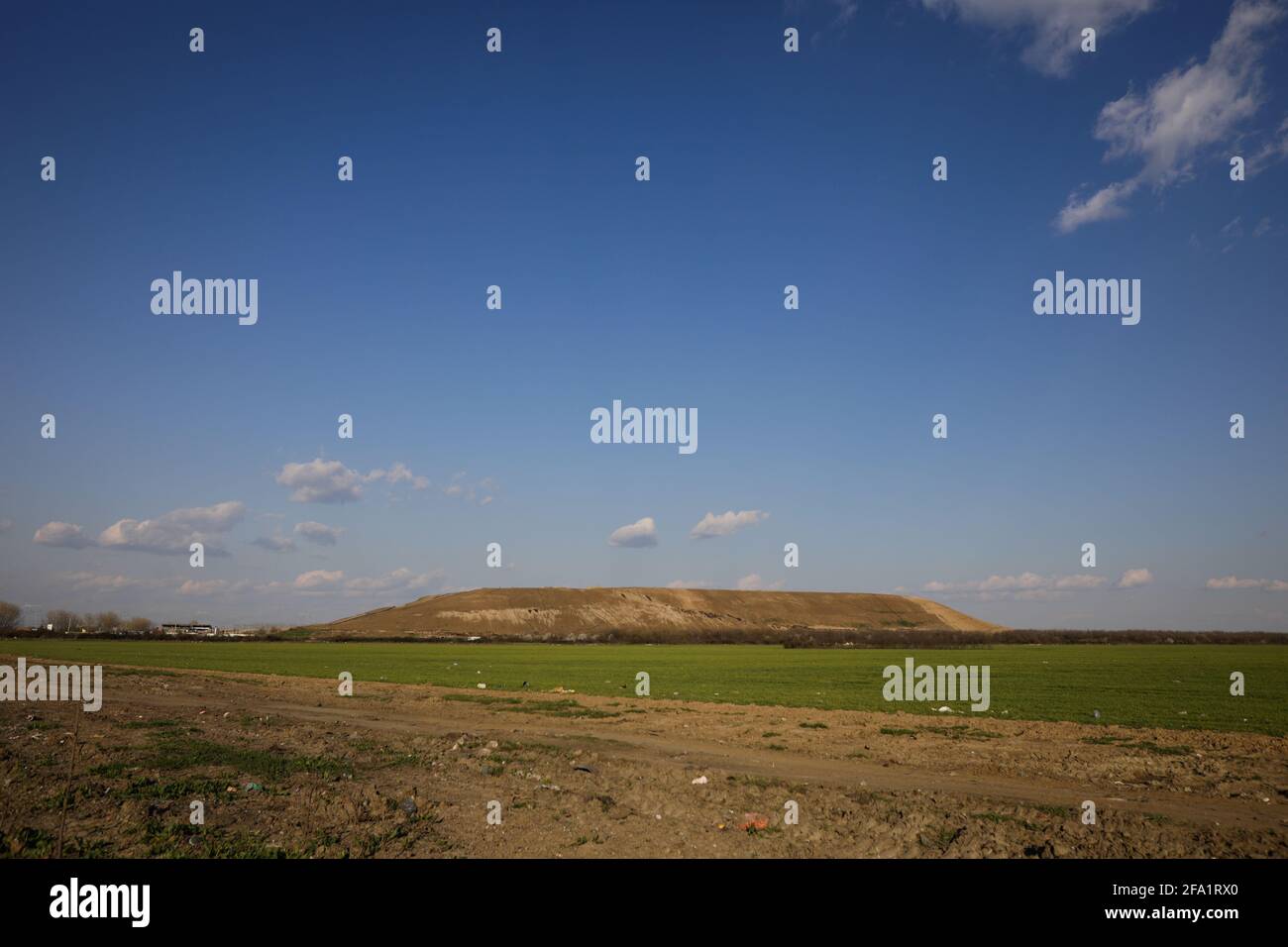 Vidra landfill garbage dump near Bucharest Stock Photo - Alamy