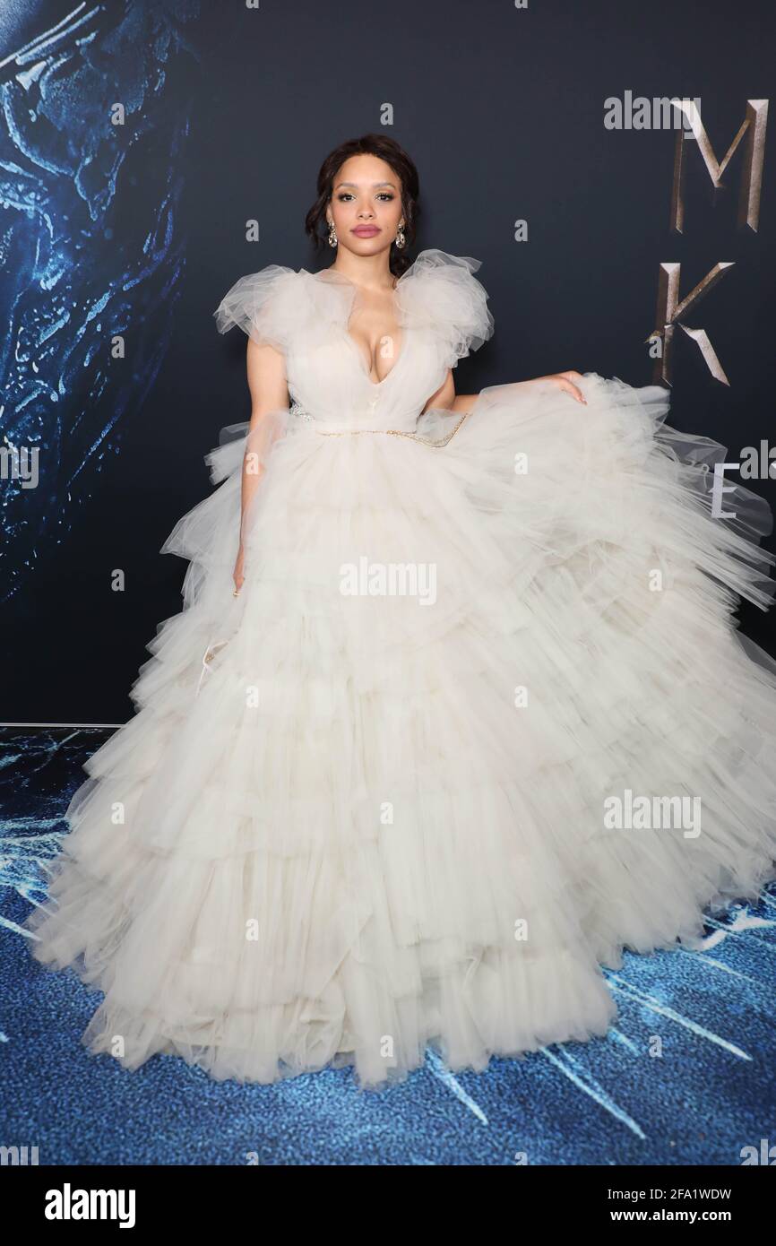 Sisi stringer hi-res stock photography and images - Alamy