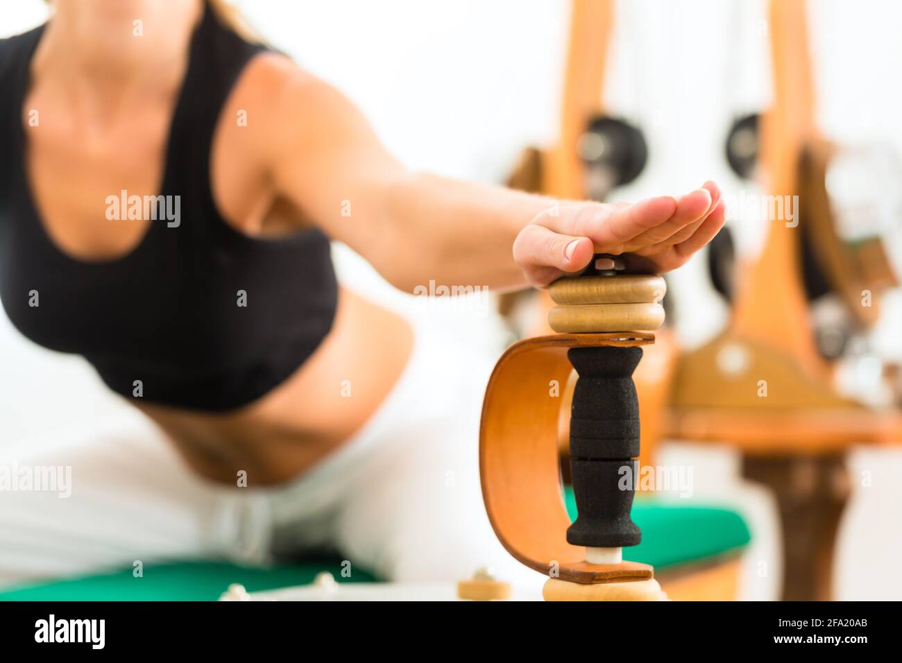 Patient at the physiotherapy making physical exercises Stock Photo - Alamy