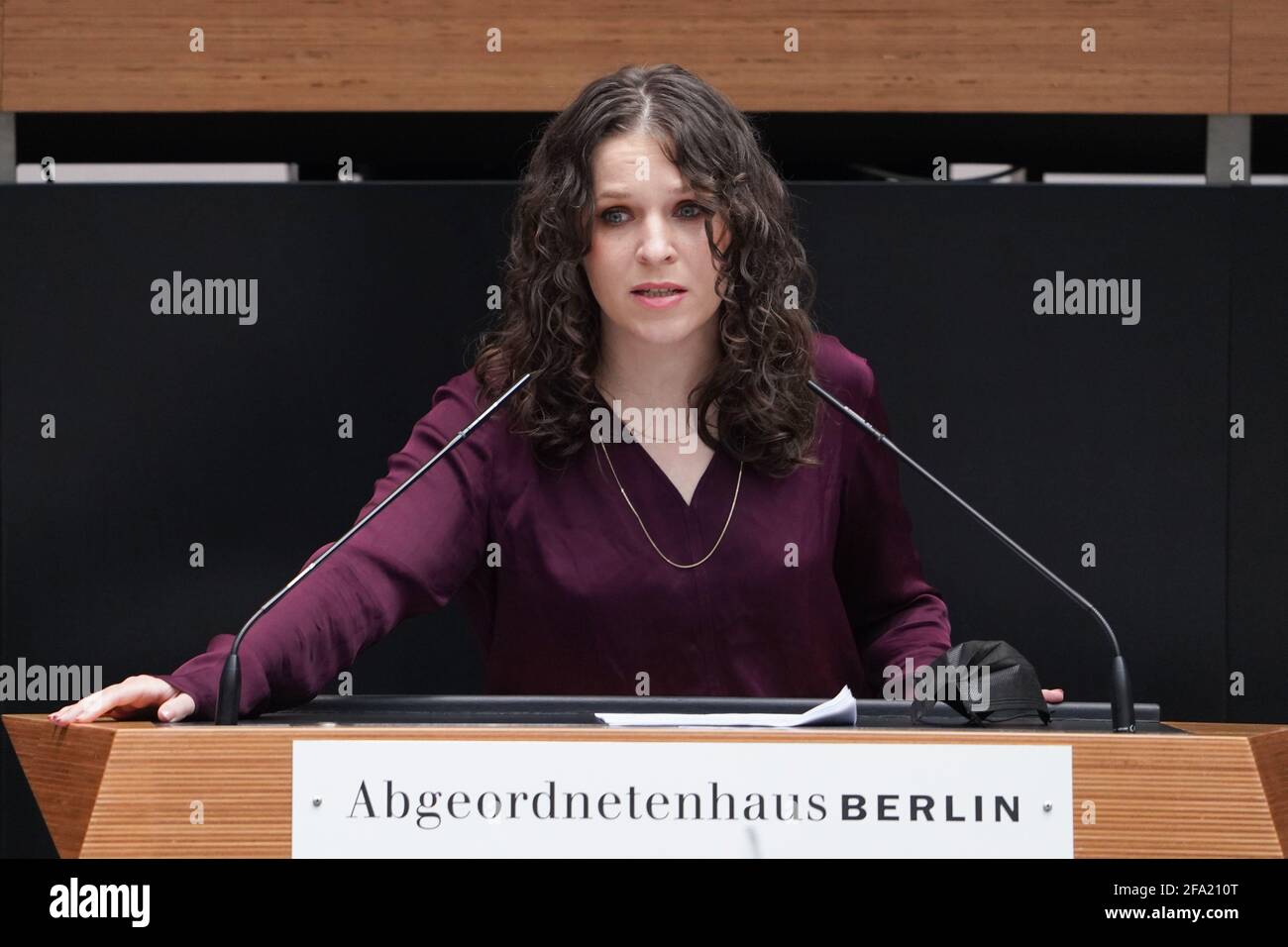 Anne helm hi-res stock photography and images - Alamy