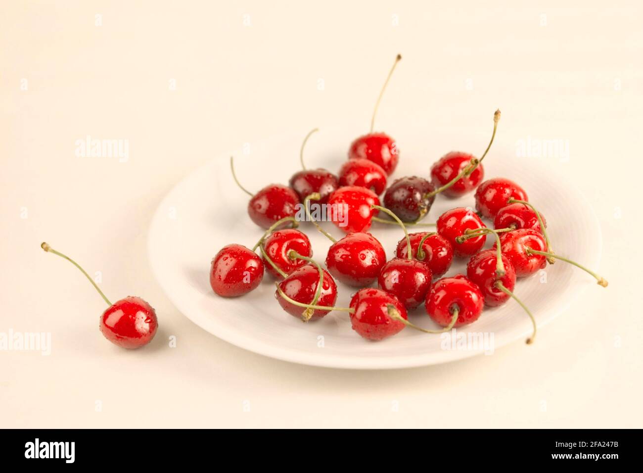 Fresh cherrys hi-res stock photography and images - Alamy
