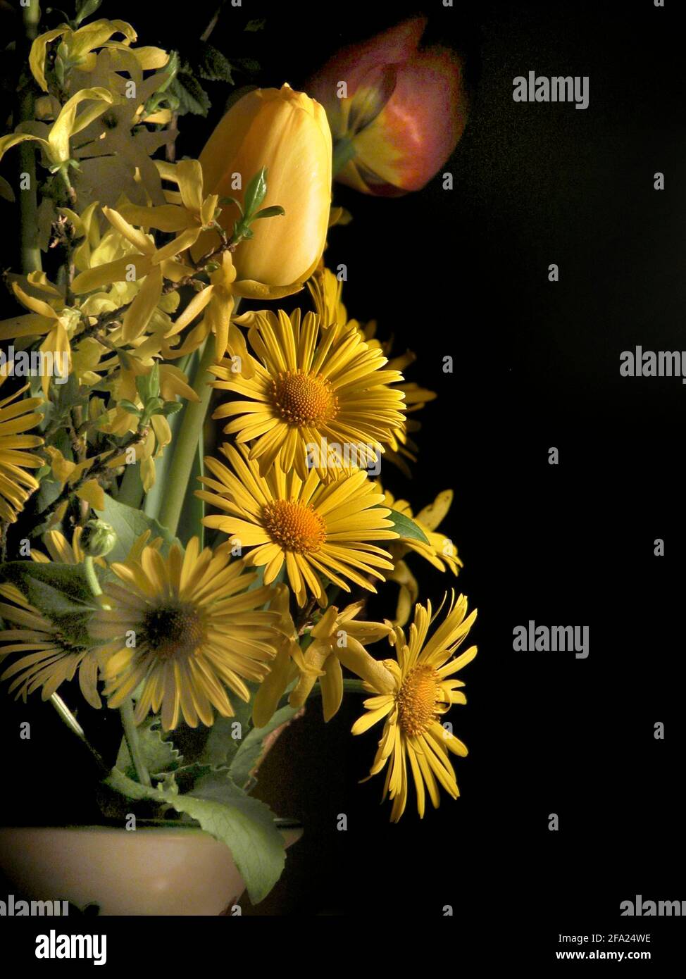 Spring desk hi-res stock photography and images - Alamy