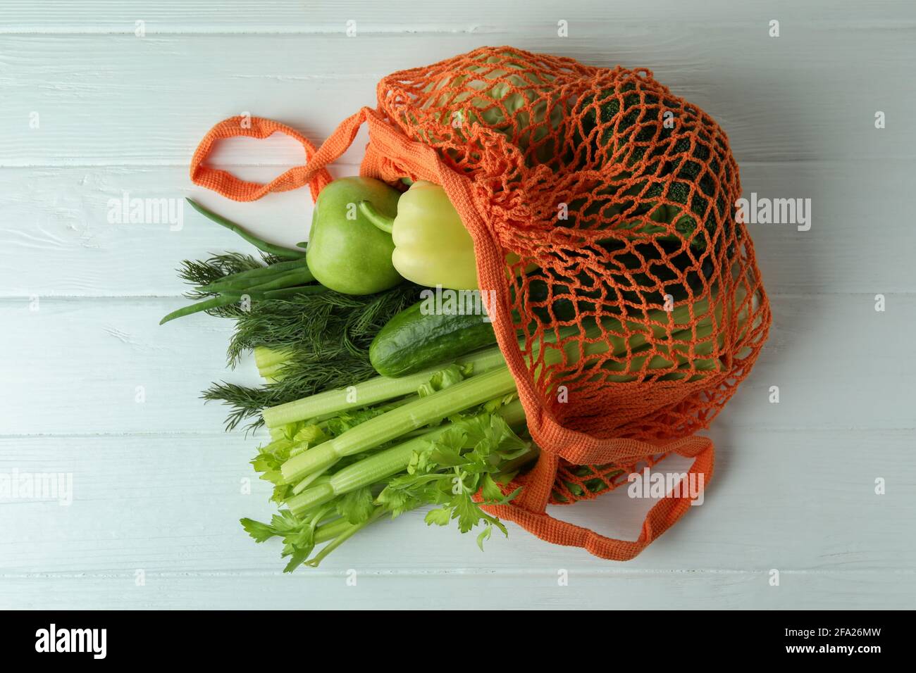 Green string lettuce hi-res stock photography and images - Alamy