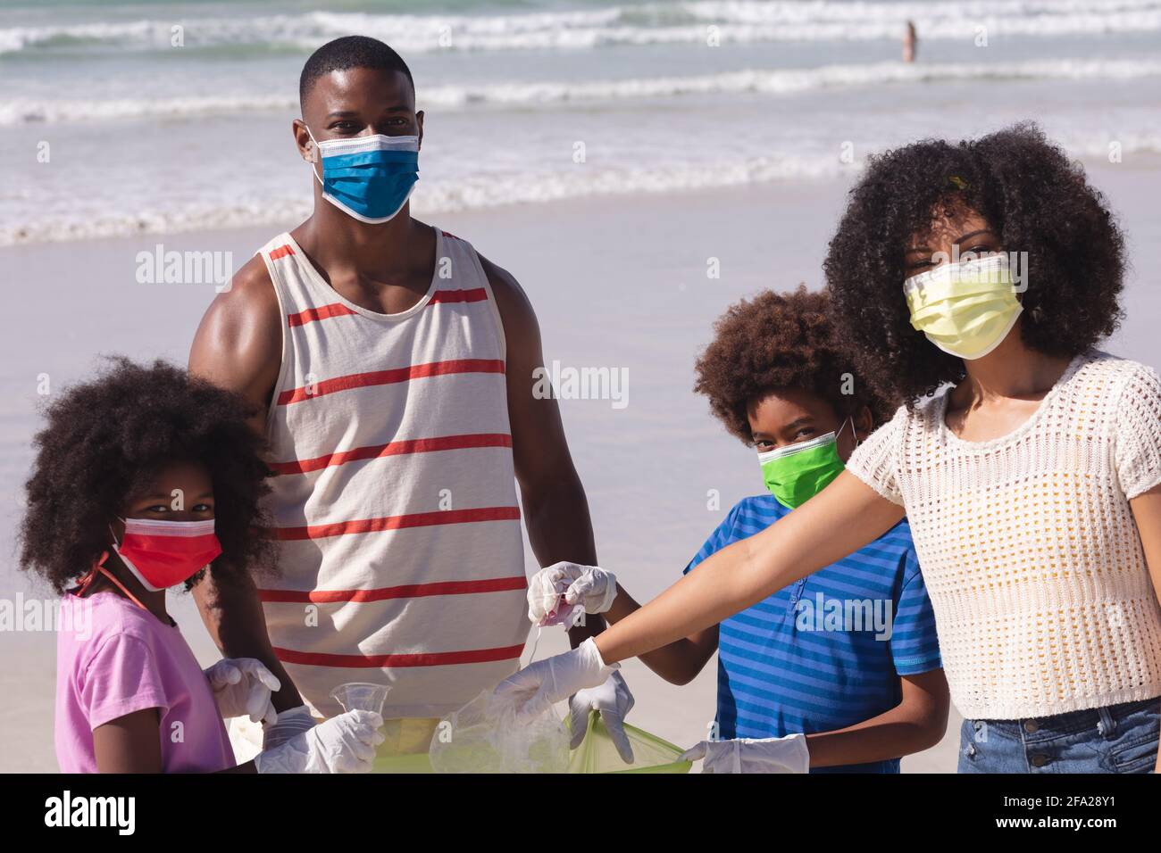 Children wearing masks covid hi-res stock photography and images - Alamy