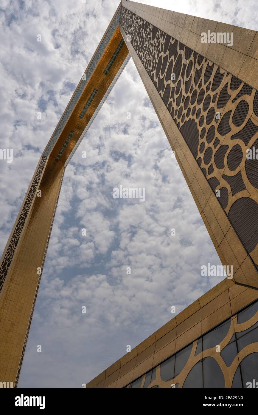 "Dubai, United Arab Emirates - 8/11/2020: The Dubai Frame modern ...