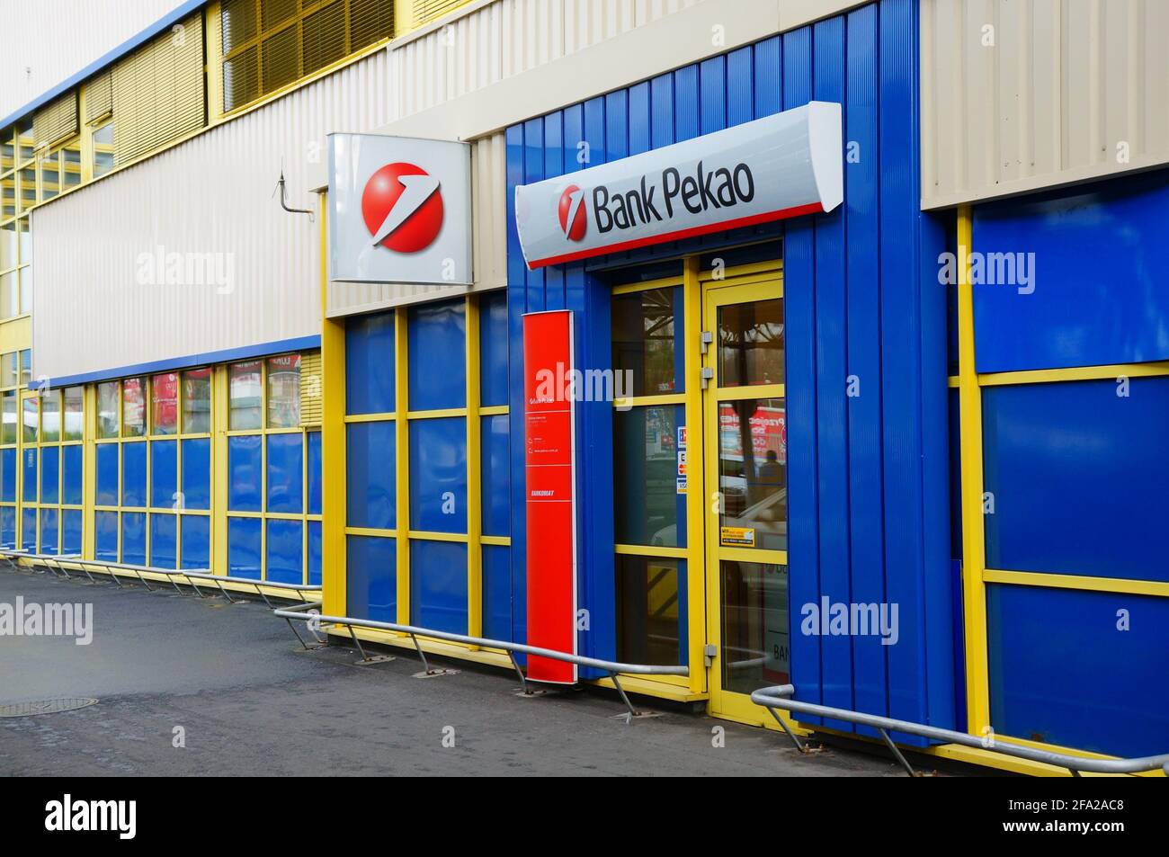 Bank Pekao High Resolution Stock Photography and Images - Alamy