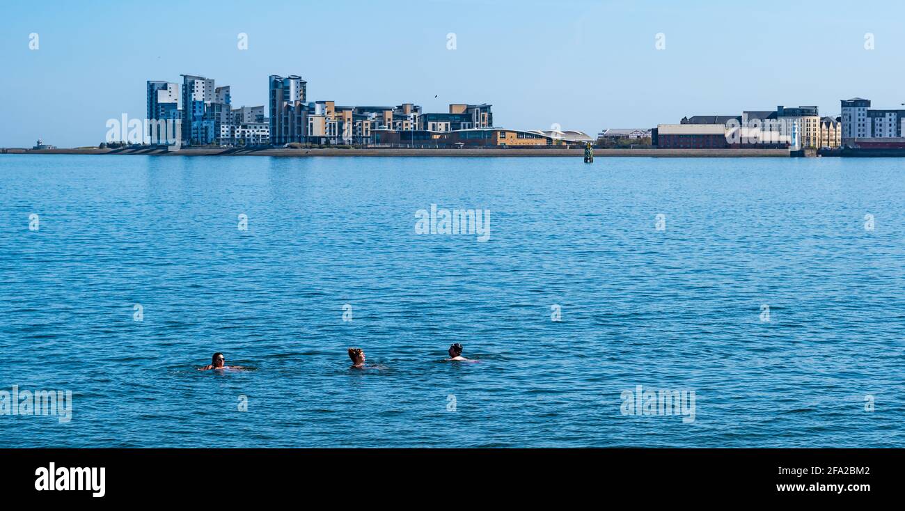 Edinburgh, Scotland, United Kingdom. 22nd April, 2021. UK Weather ...