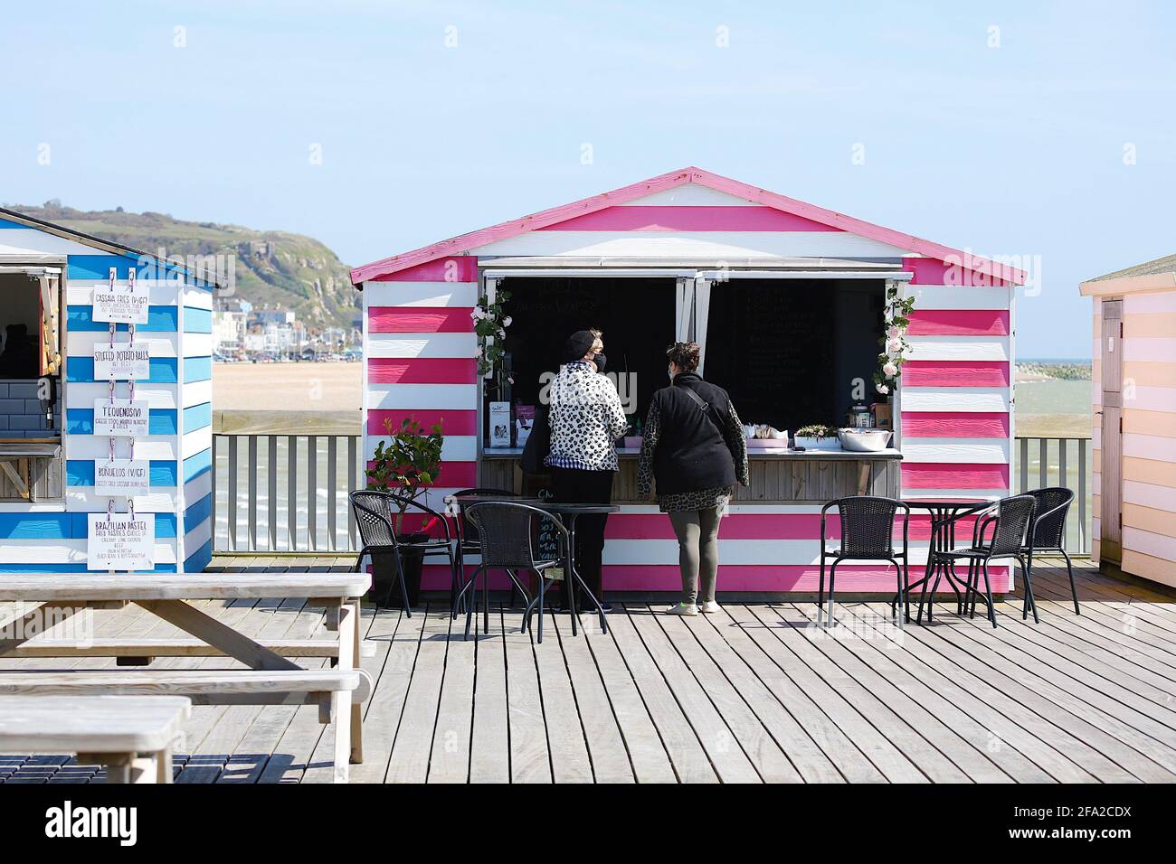Hastings, East Sussex, UK. 22nd Apr, 2021. UK Weather: Hot Spring ...