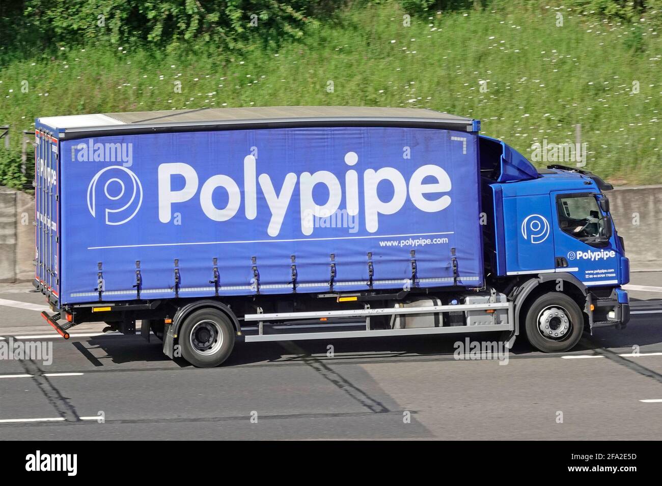 Curtain lorry hi-res stock photography and images - Alamy