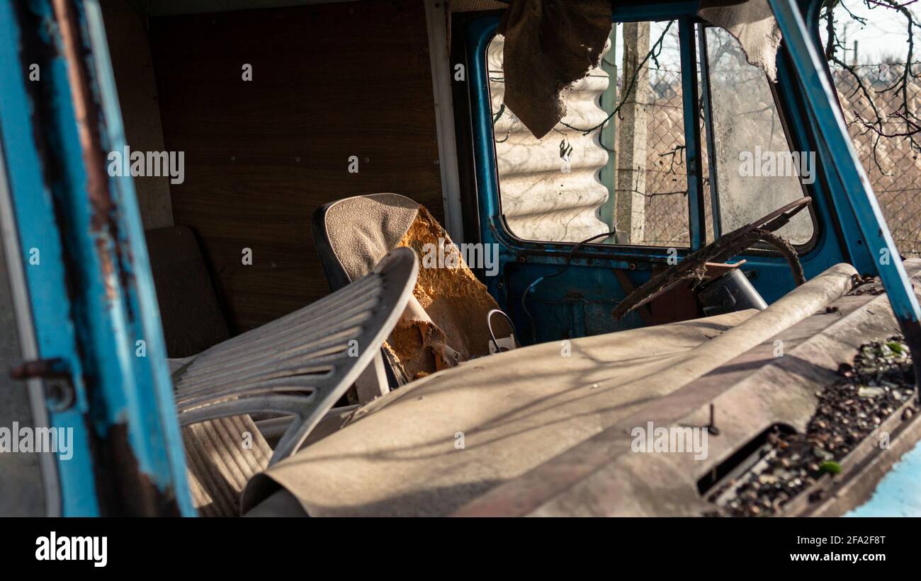 Inside garbage truck hi-res stock photography and images - Alamy