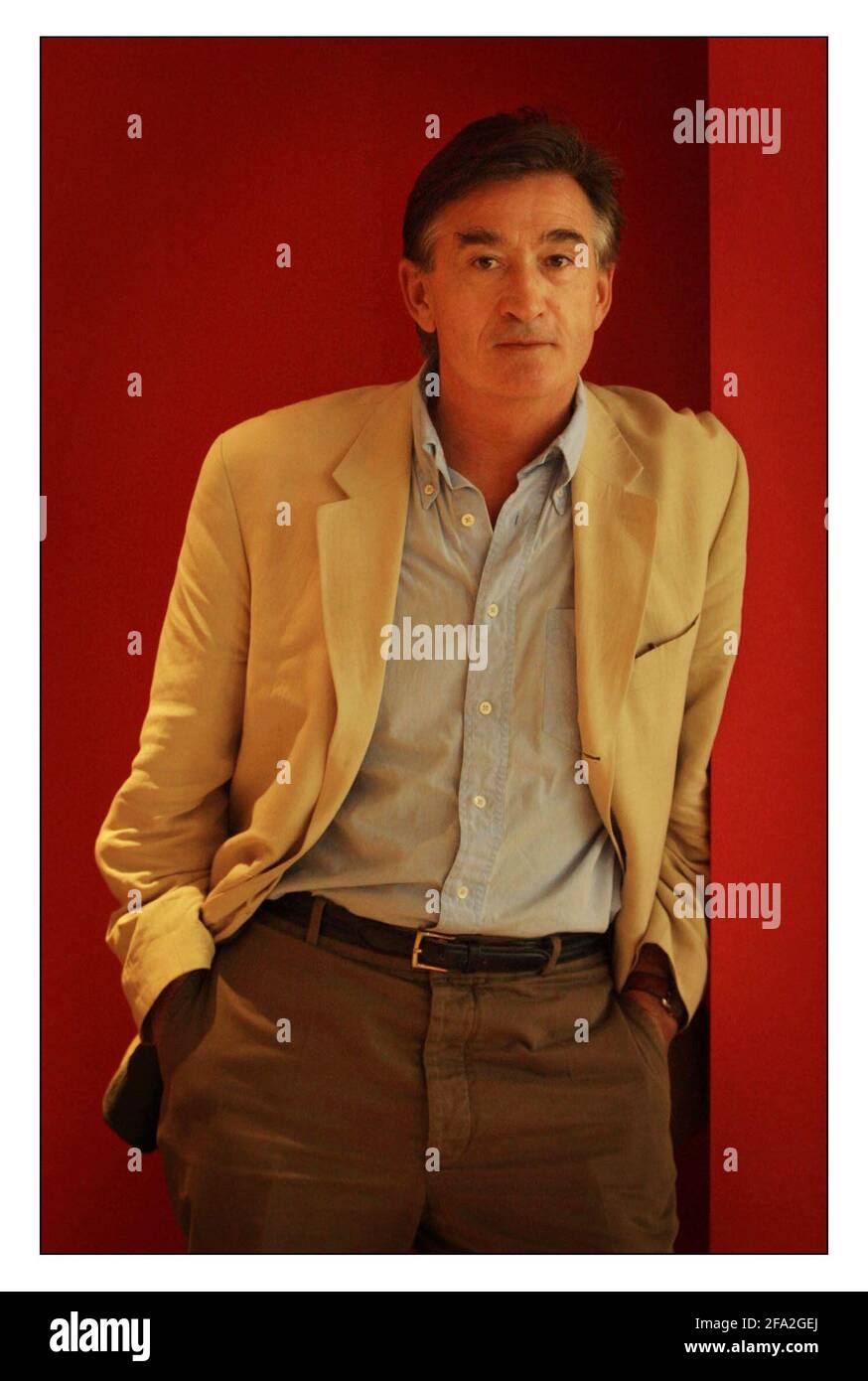 Anthony Beevor Author pic David Sandison 2/5/2002 Stock Photo - Alamy
