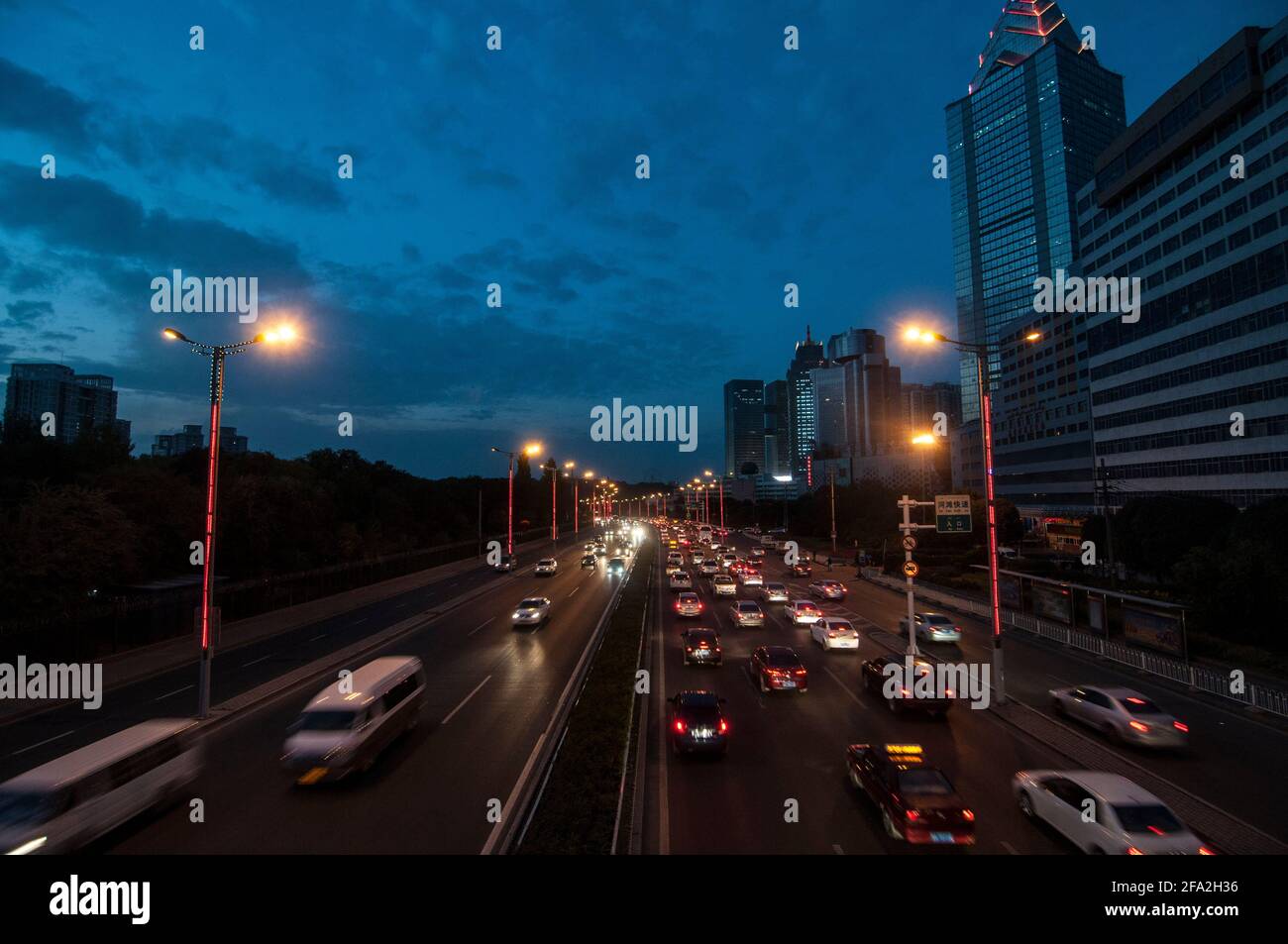Urban expressway hi-res stock photography and images - Alamy
