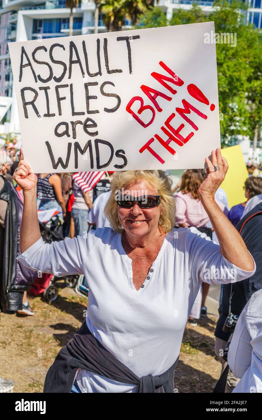 Usa gun control protest hi-res stock photography and images - Alamy