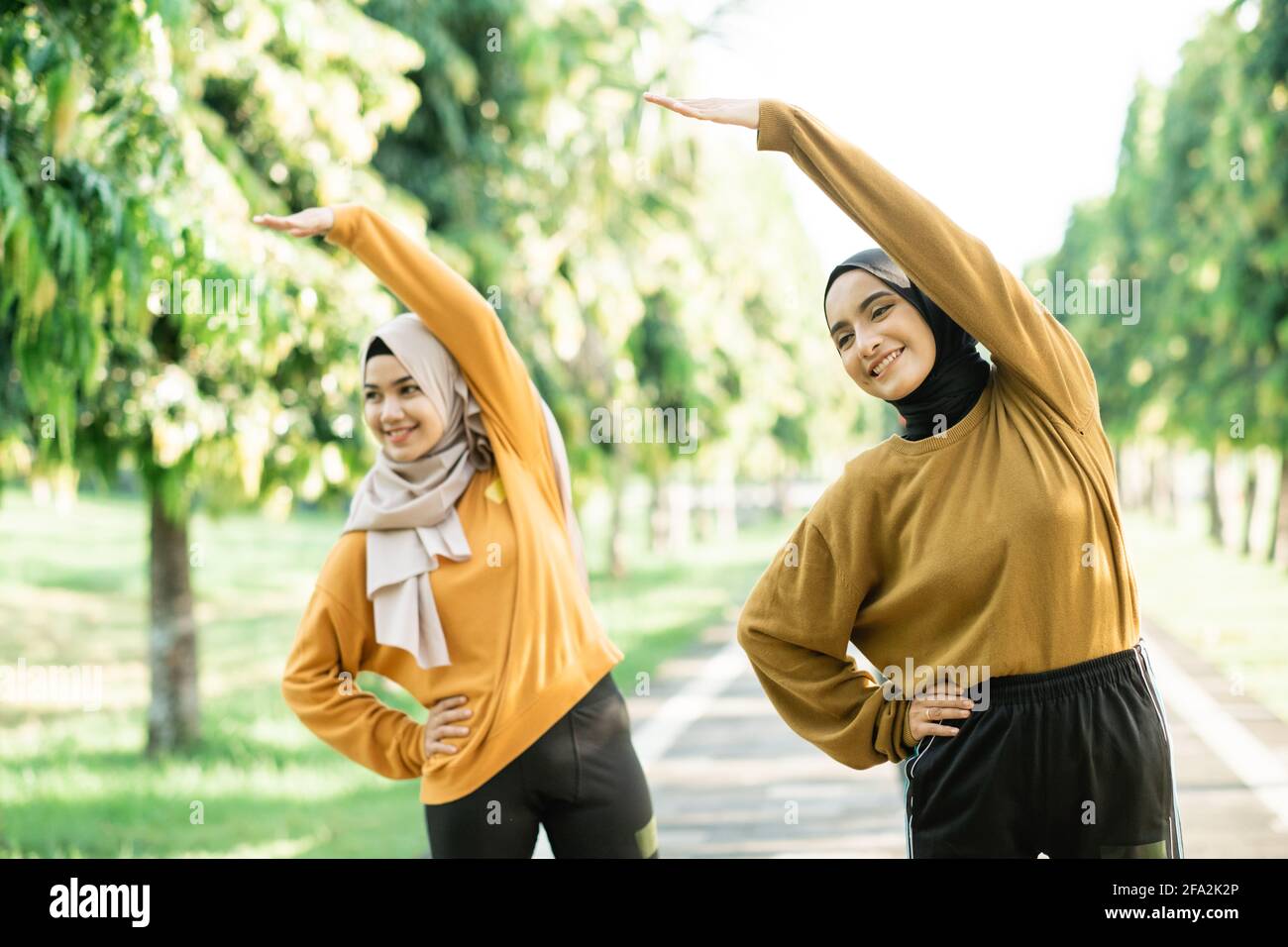 Muslim girls training hi-res stock photography and images - Alamy