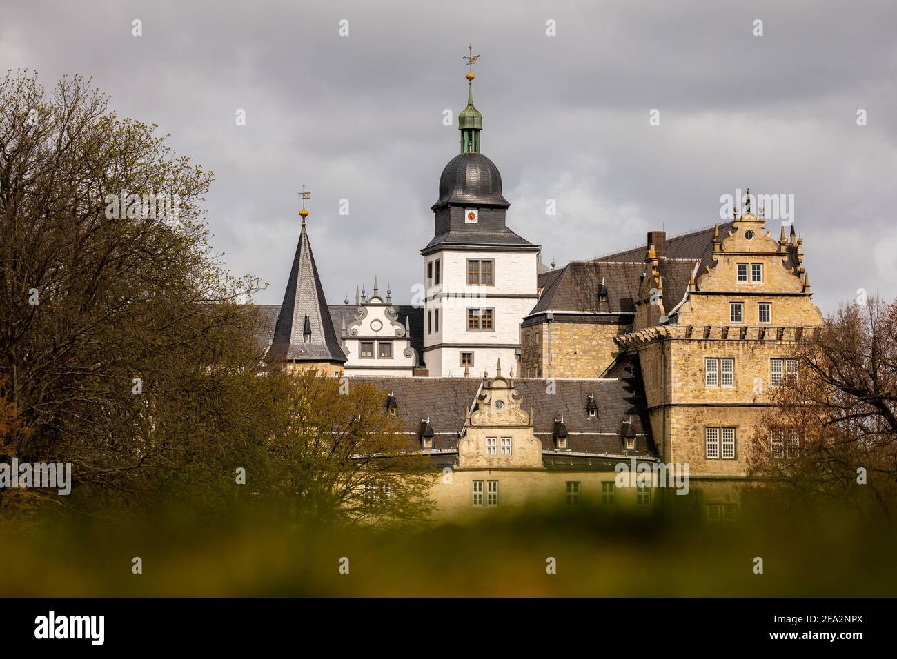 Wolfsburg, Germany. 22nd Apr, 2021. The castle Wolfsburg shows itself ...